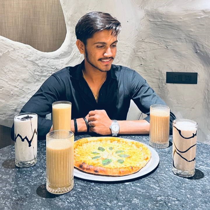 Raj Gajjar - Food Vloger